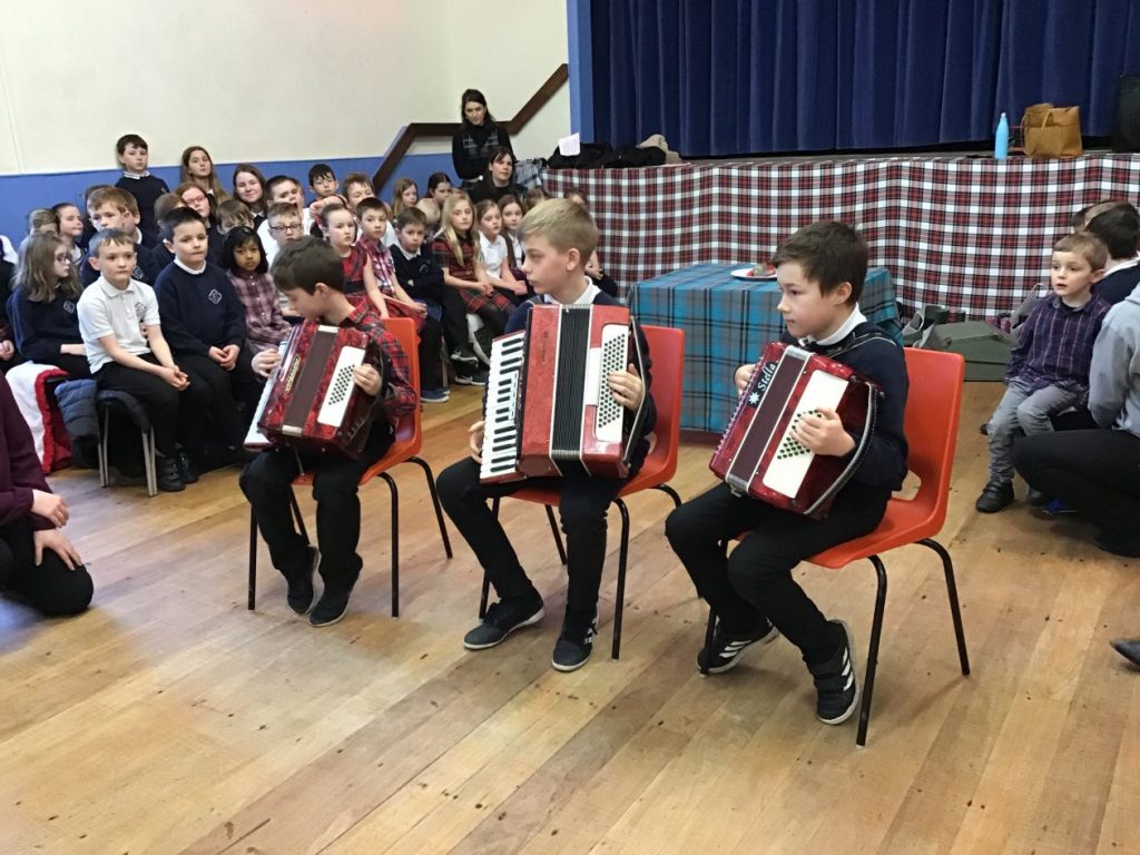 Brilliant Burn’s! – Bun-sgoil Bhogha Mor/ Bowmore Primary School