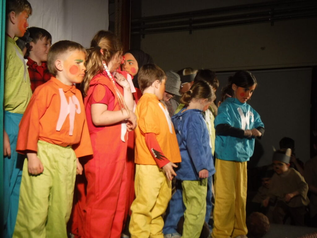 The show! – Holywood Hullabaloo