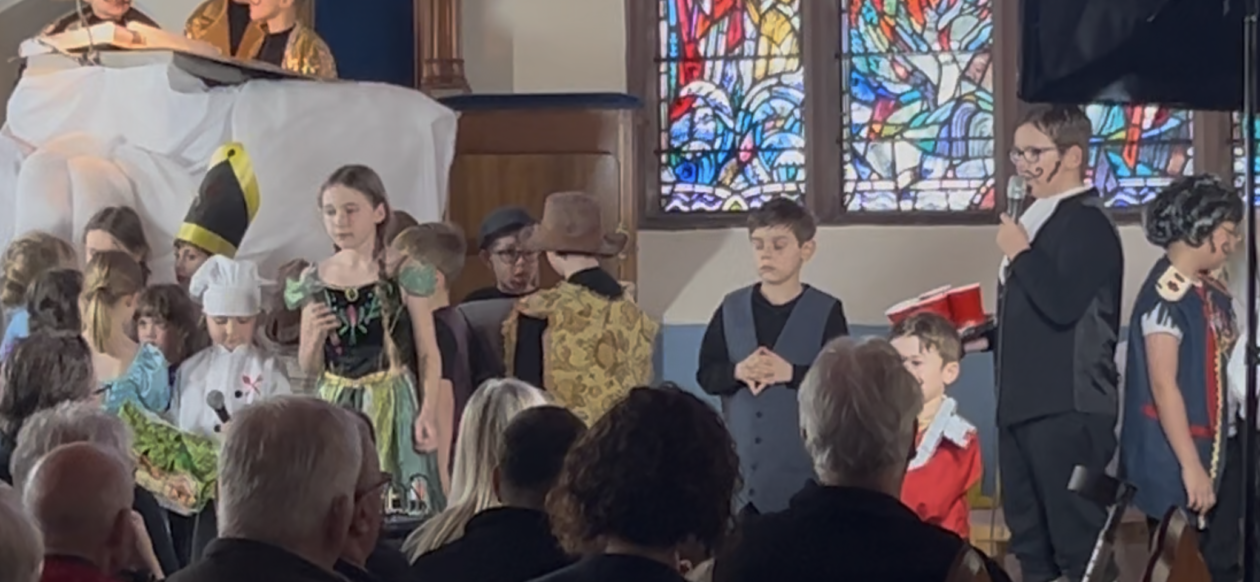 Duncow Primary Presents – FROZEN JR – Duncow Diaries