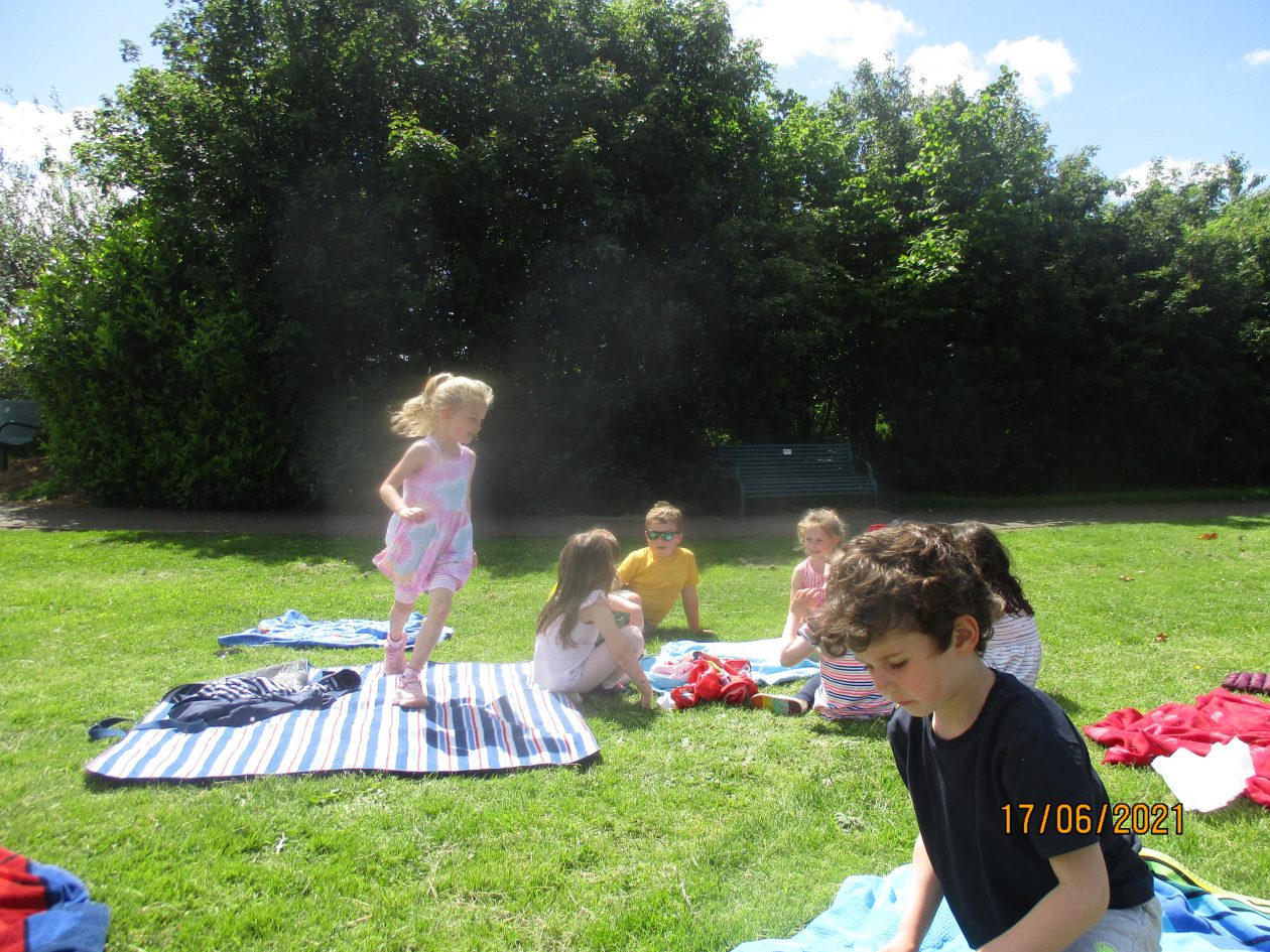 Primary 1 Picnic In The Park. | Dunlop Primary School