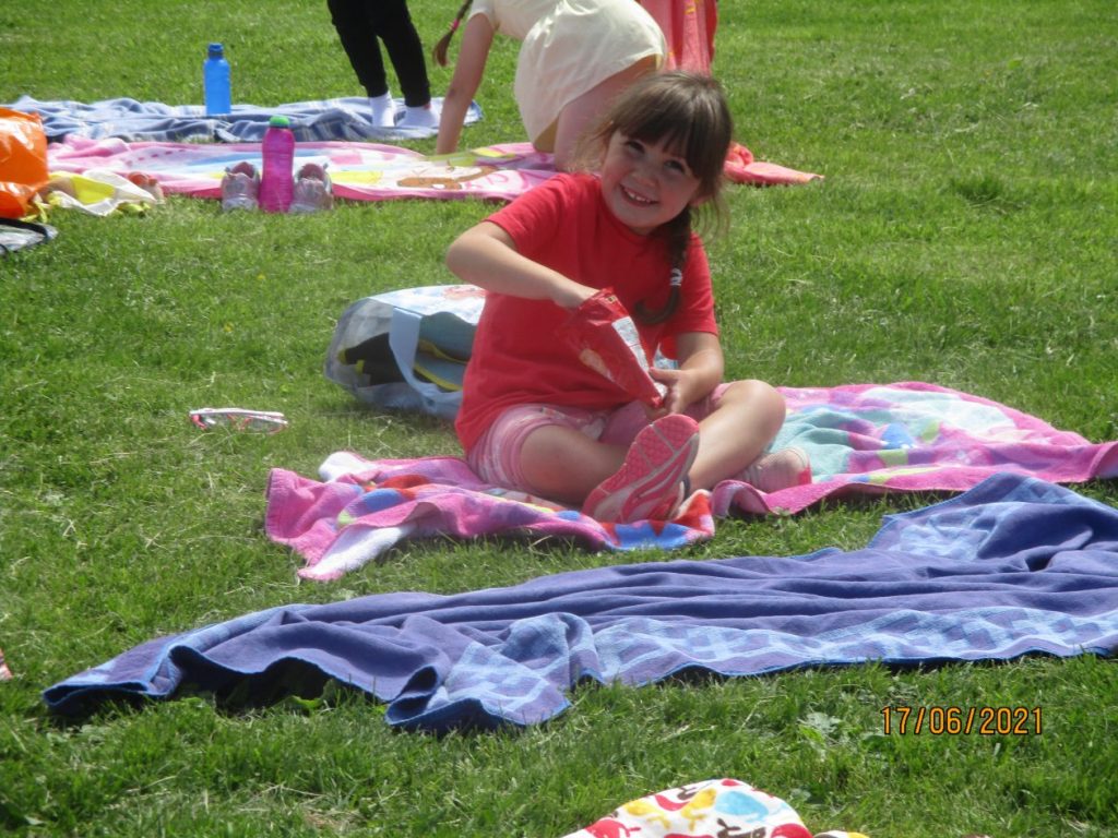 Primary 1 Picnic In The Park. | Dunlop Primary School