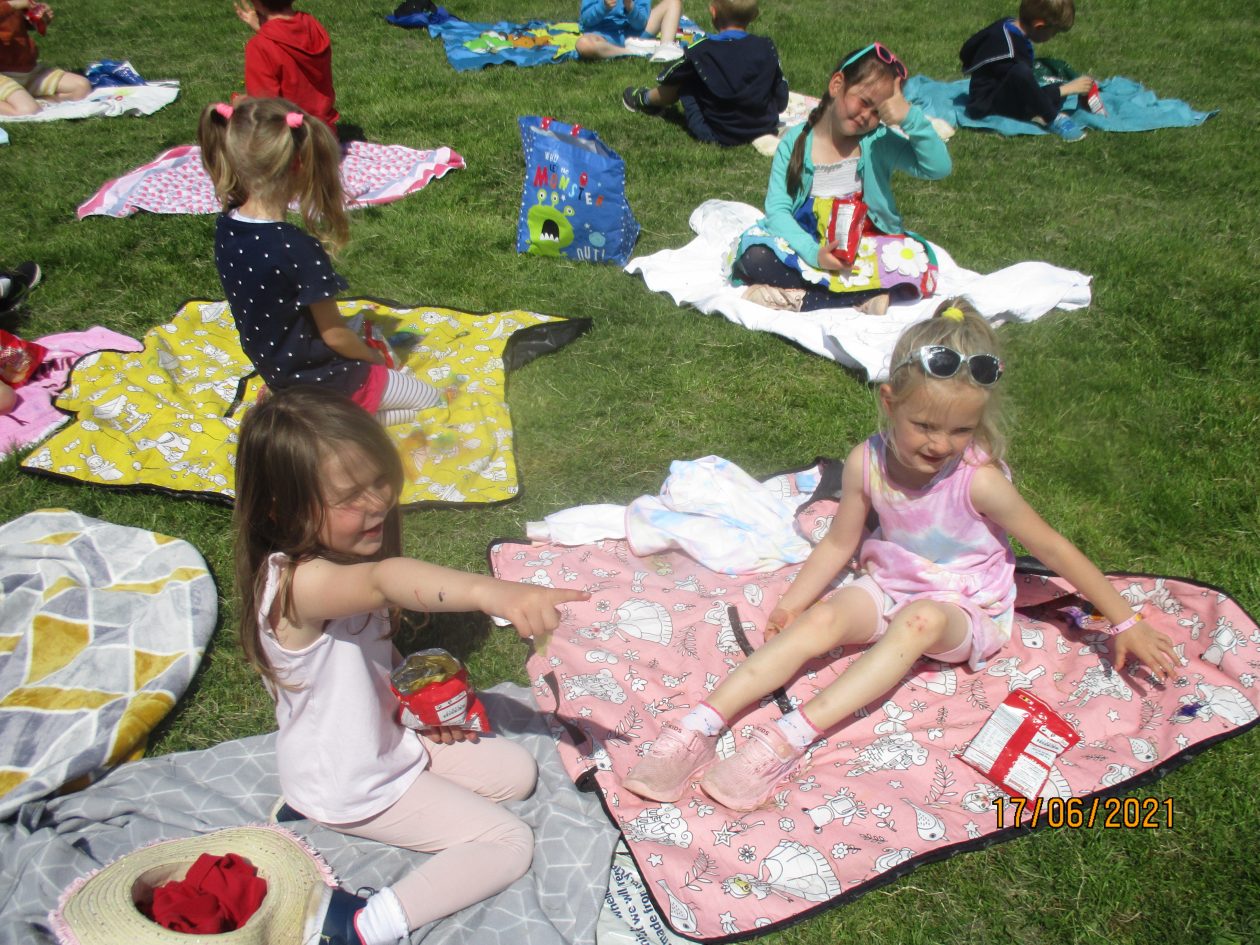 Primary 1 Picnic In The Park. | Dunlop Primary School