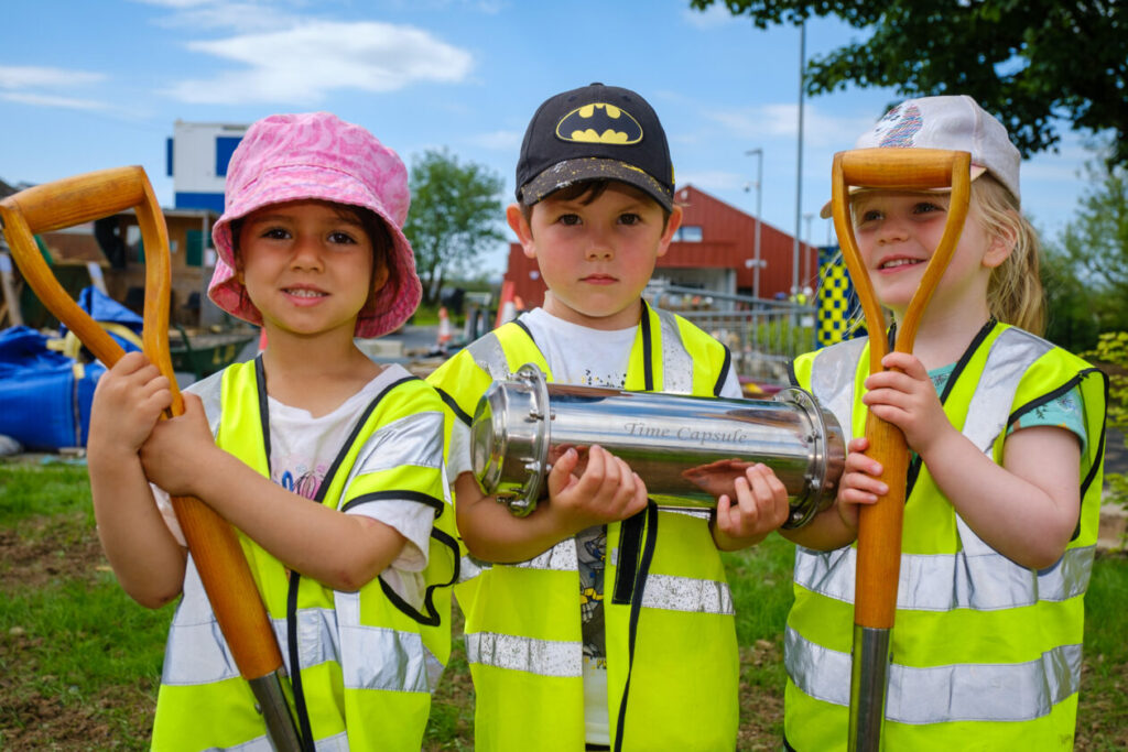 Dunlop ECC ‘The Bridge’ Time Capsule Ceremony – DUNLOP PRIMARY SCHOOL