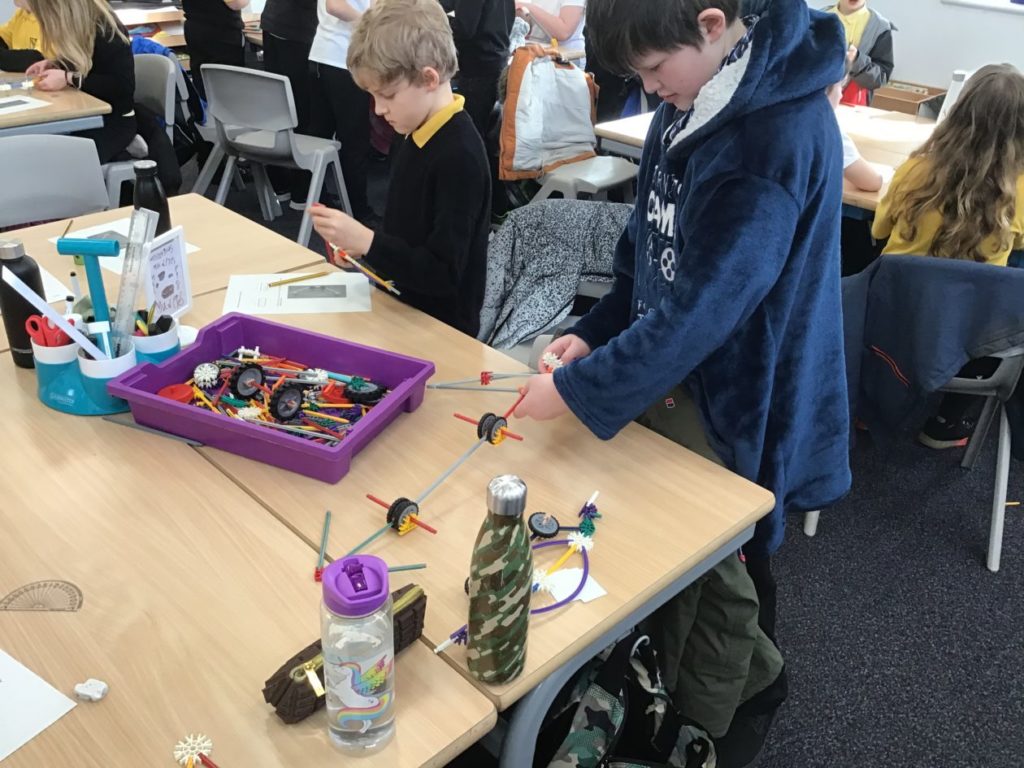 P5/6 Knex Angles | Primary 5/6_21/22