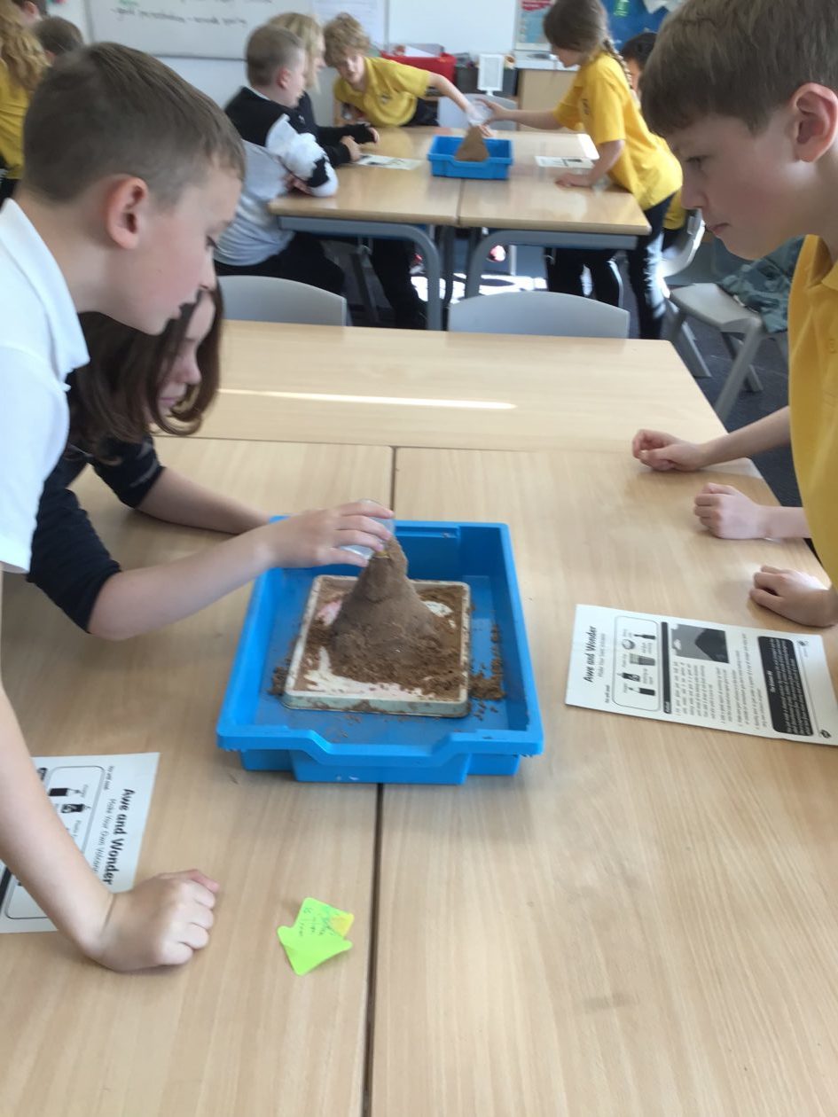P5/6 Volcanoes- chemical reactions | Primary 5/6_21/22