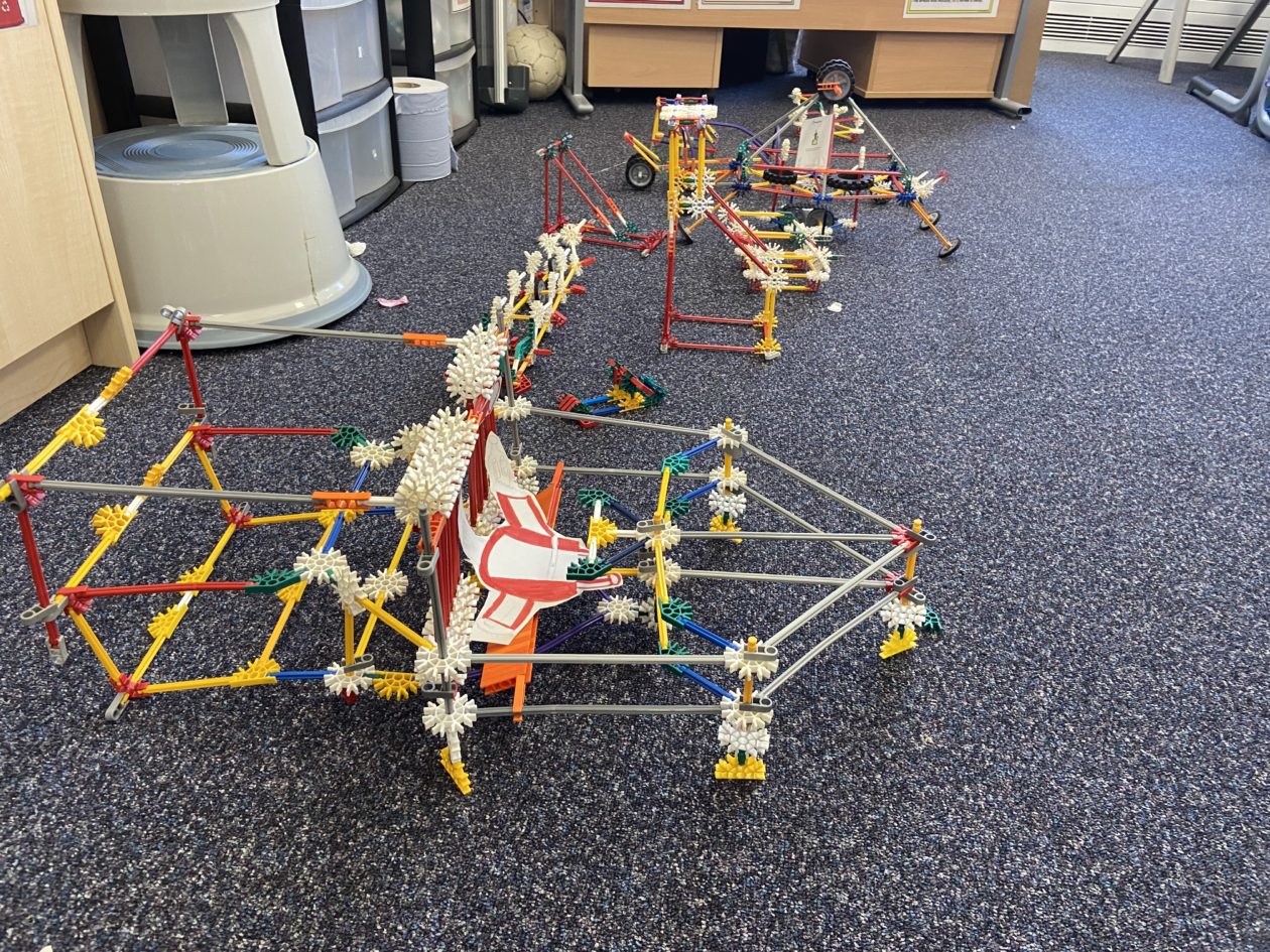 P6/7 KNex challenge | Primary 6/7_22/23