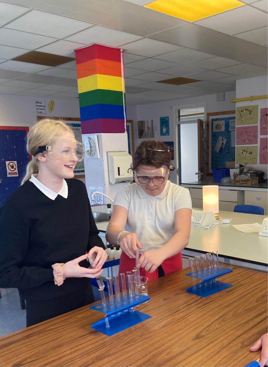 P7 Science taster session at Doon Academy!
