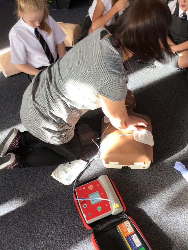 Heartstart Training – Kirkhill Primary (P7a)