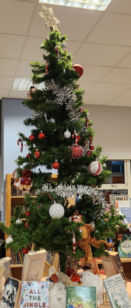 Library Elves and Experiments in Christmas Trees | Glasgow School Libraries
