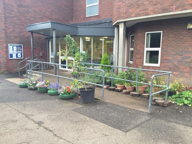 school entrance – Golfhill Primary School