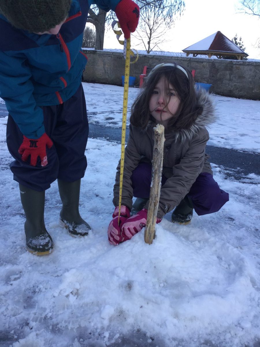 Primary 1/2 learn in the SNOW :) |