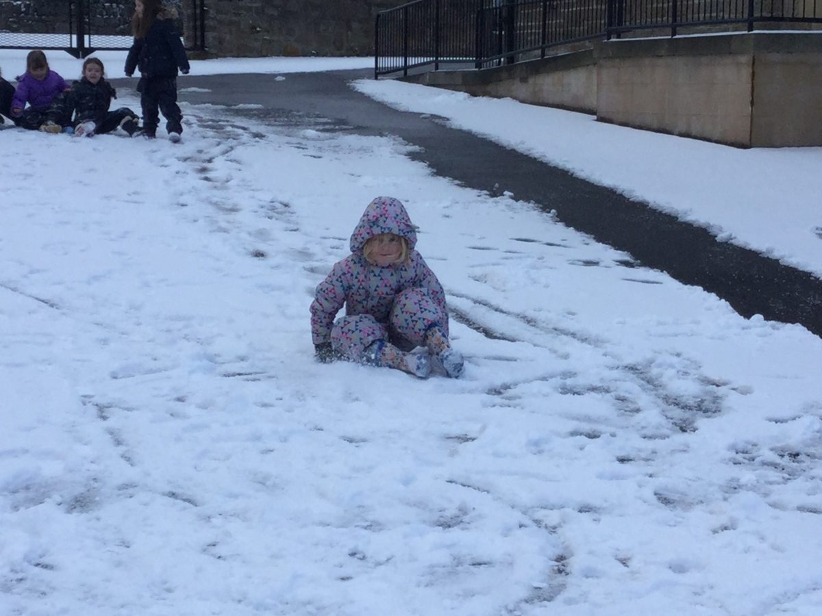 Primary 1/2 learn in the SNOW :) |