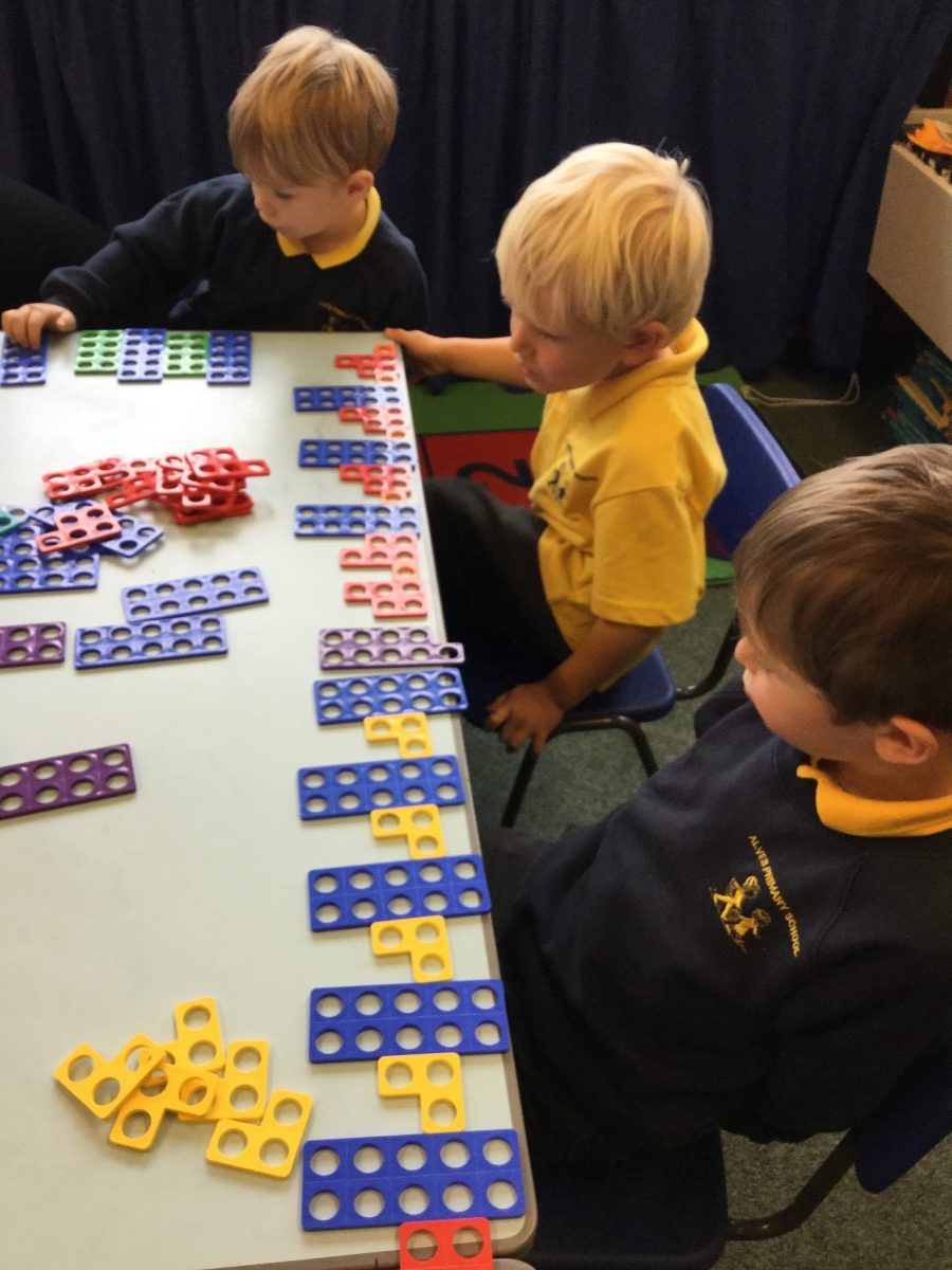 Creating continuous patterns