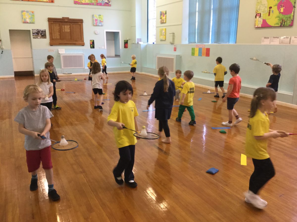 Racquet skills in PE
