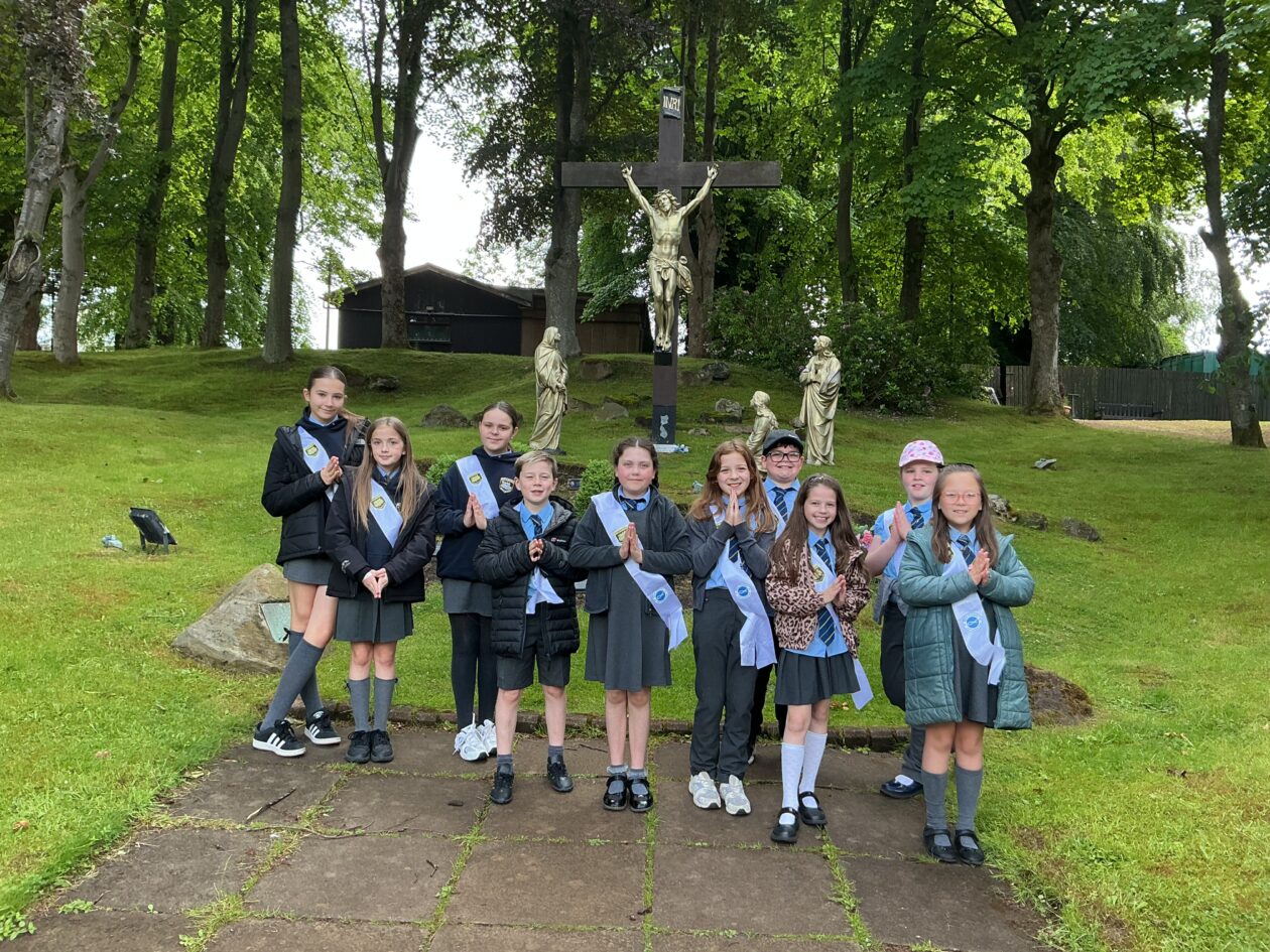 Mini Vinnies pilgrimage to Carfin Grotto | Holy Family Primary and ...