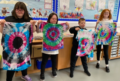 Room 407 Tie-Dying | Riverbrae School