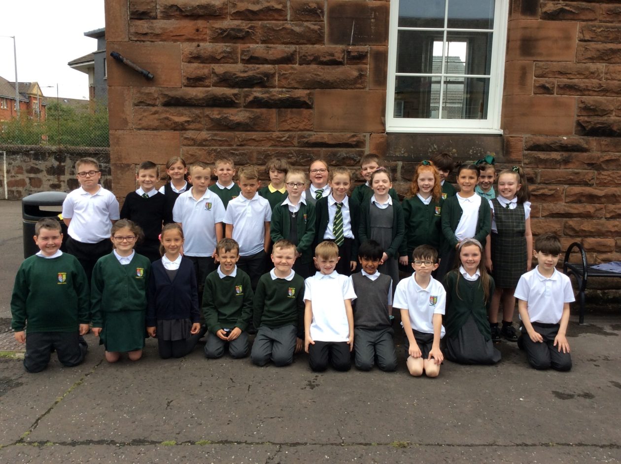 P4 class photo Aug 20 | Holmston Primary School