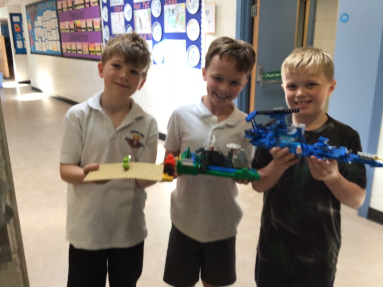 Up on the roof ! | Kingsland Primary P3 21/22