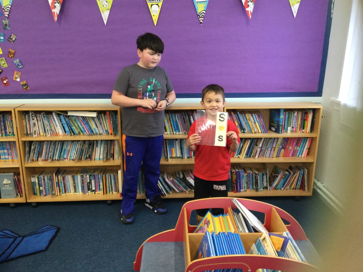 Phonics treasure hunt | Primary 1