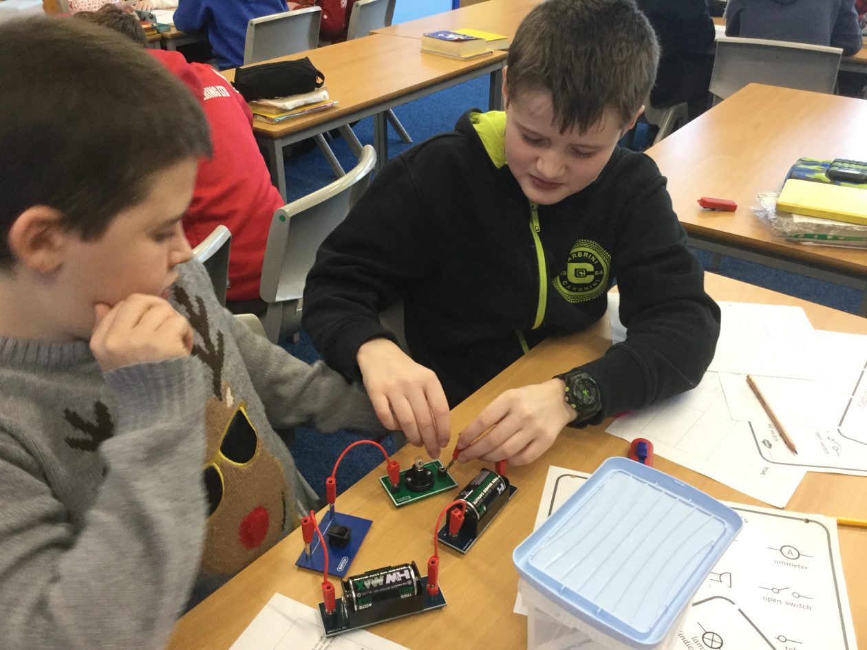 Making circuits | P6/7 2025-26
