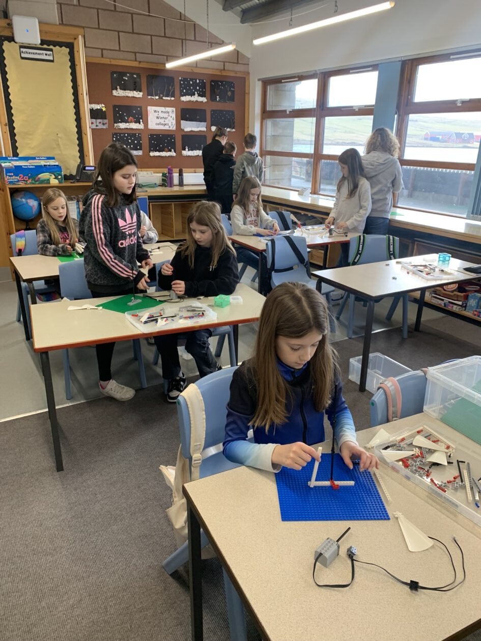 STEM challenge 2 – Wind Turbines – P4 – P7 Blog Lunnasting